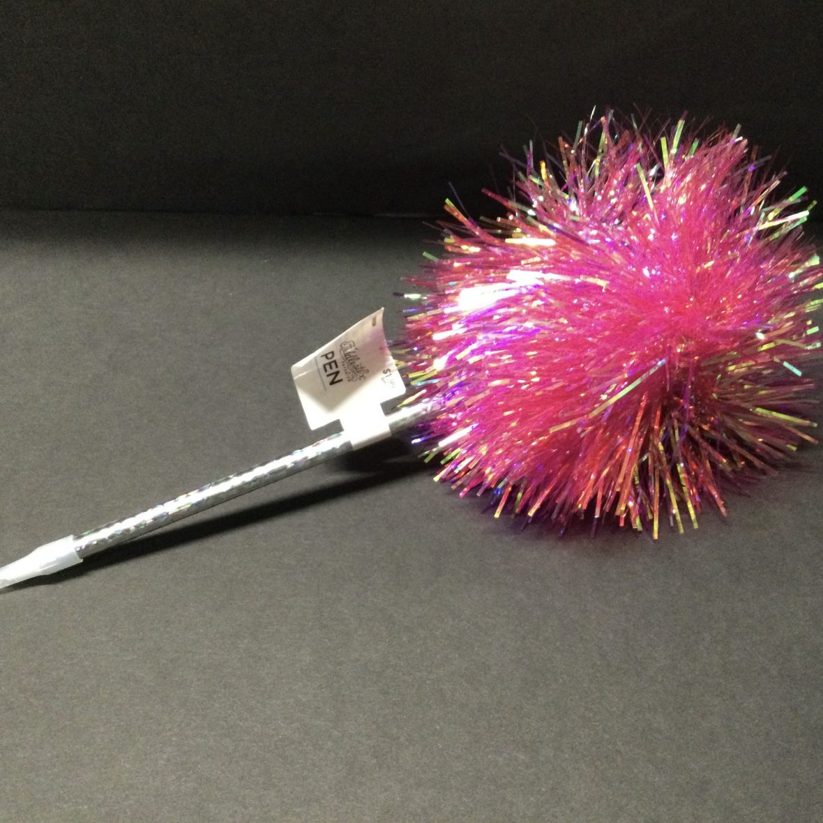 Fluffy Pom Pom Pen - Oam Studios Art Academy